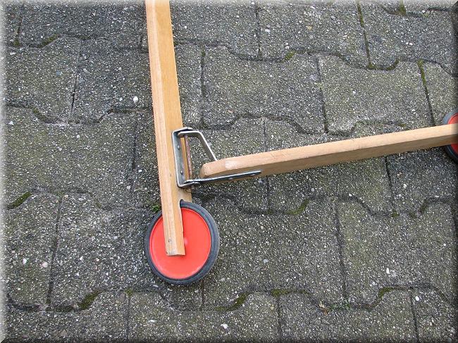 Ein alter Holzroller aus dem erzgebirge www.eichwaelder.de